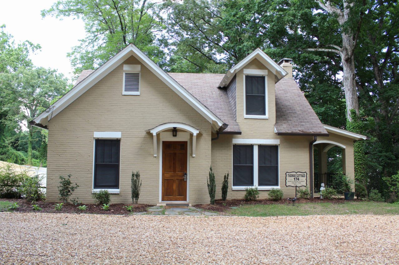 The Smith House – Family Dining, Lodging and Country Store