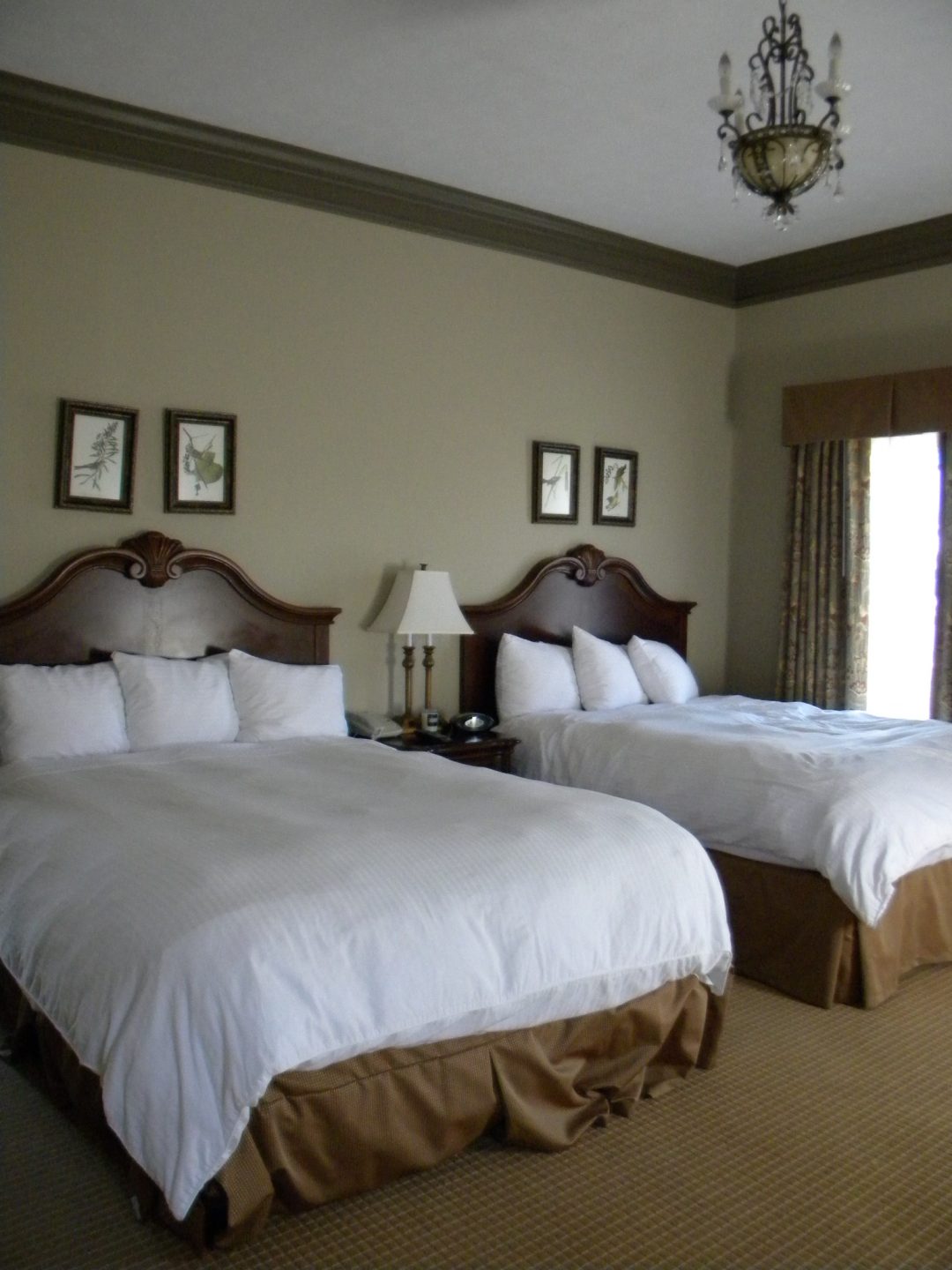 The Smith House – Family Dining, Lodging and Country Store