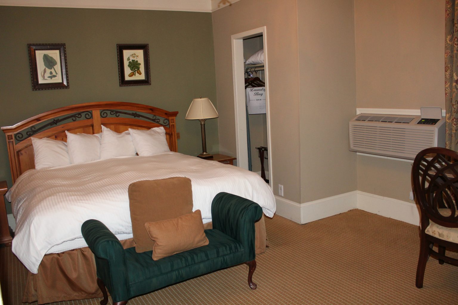 Historic Inn – The Smith House